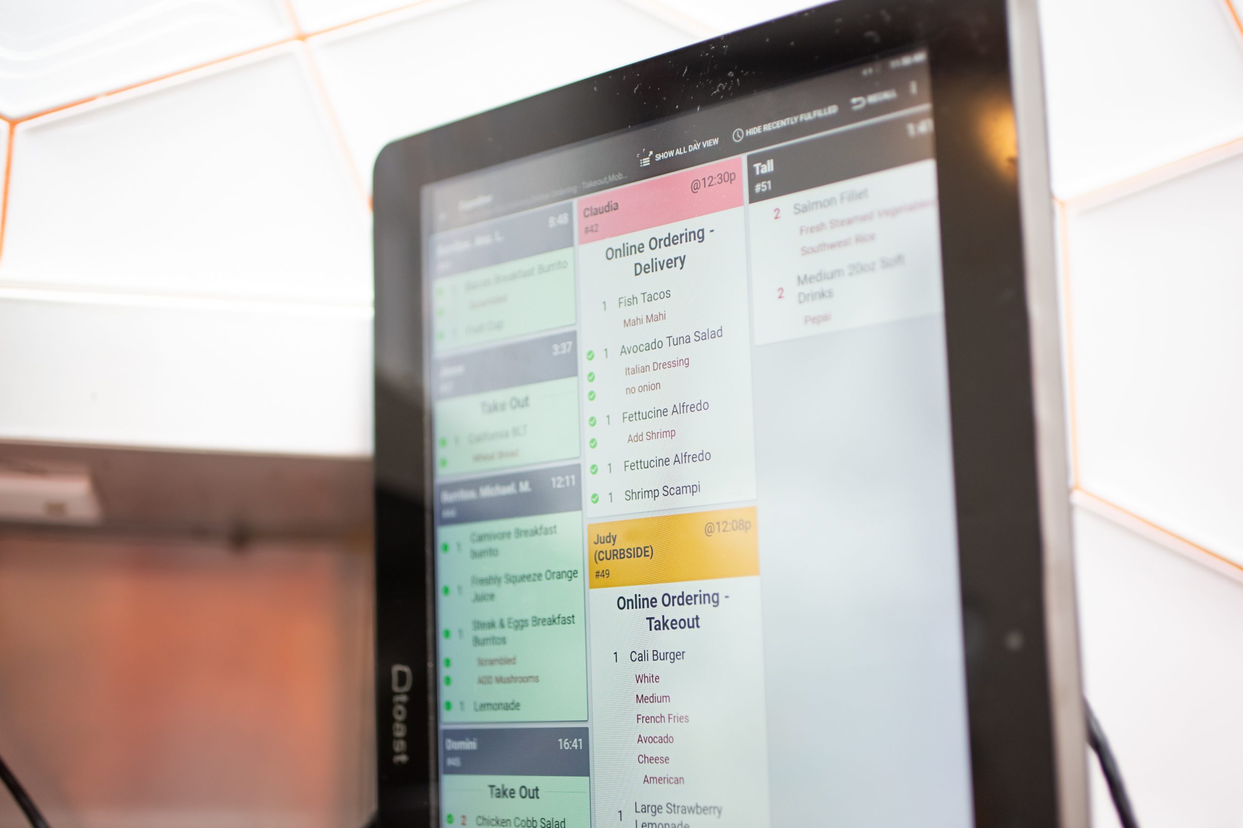 Why you Need a Kitchen Display System in your Restaurant - Sapaad