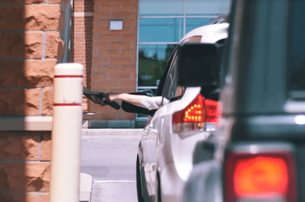 6 Best Tips To Open a Drive-Thru Restaurant | Sapaad